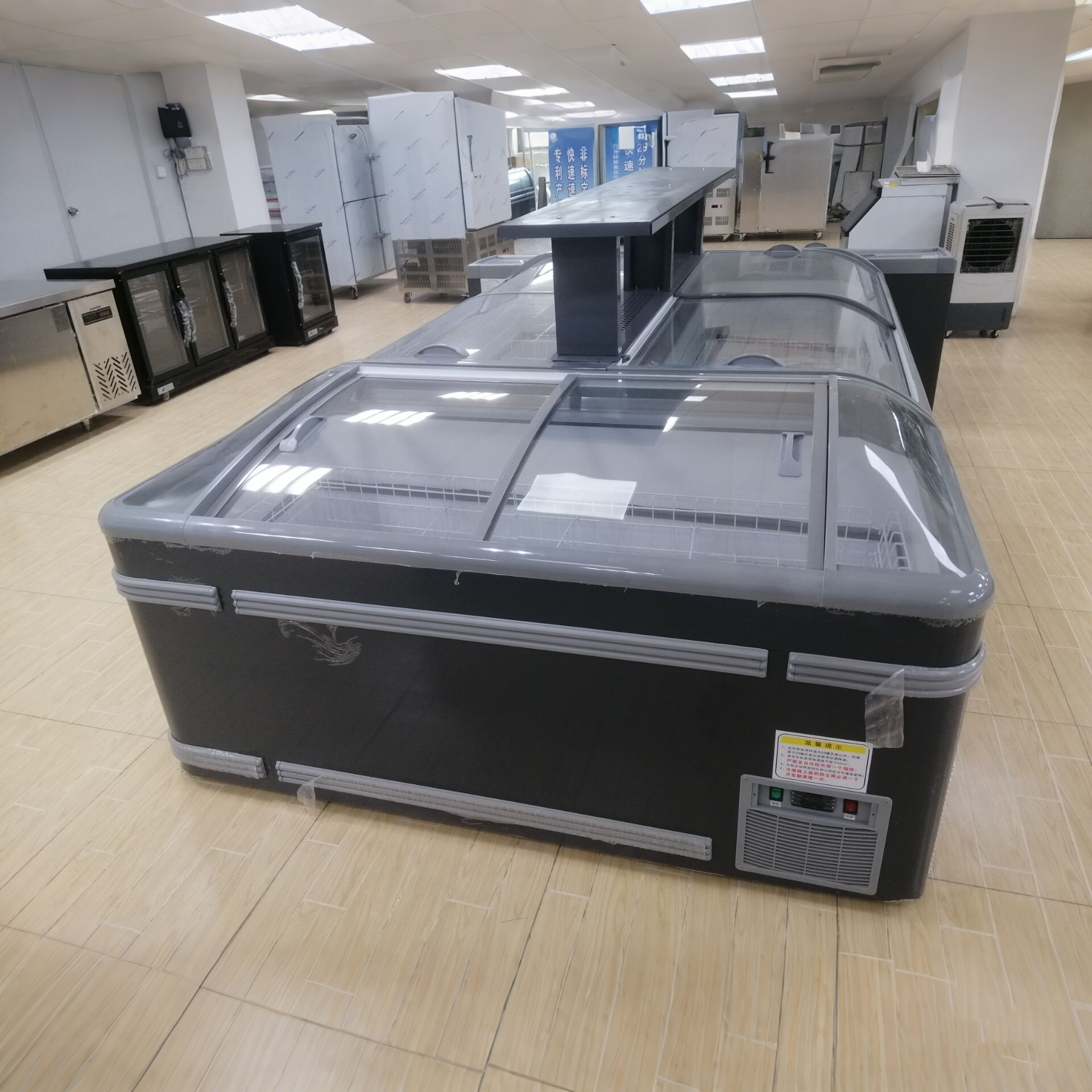 -18℃ 600L Chest Display Freezer for Convenience Stores