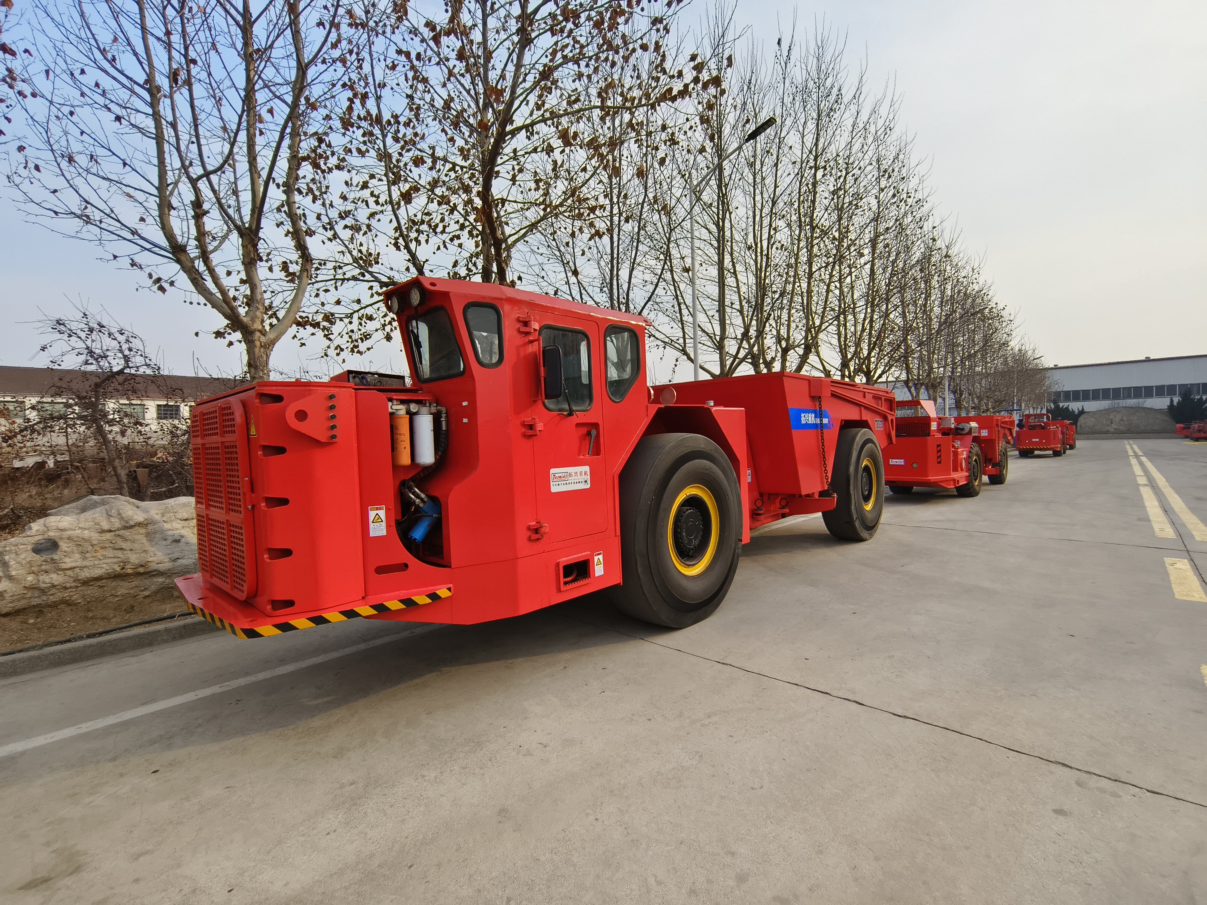World's Largest Mine Dump Truck: BelAZ 75710 - 450-Ton Capacity Mining ...