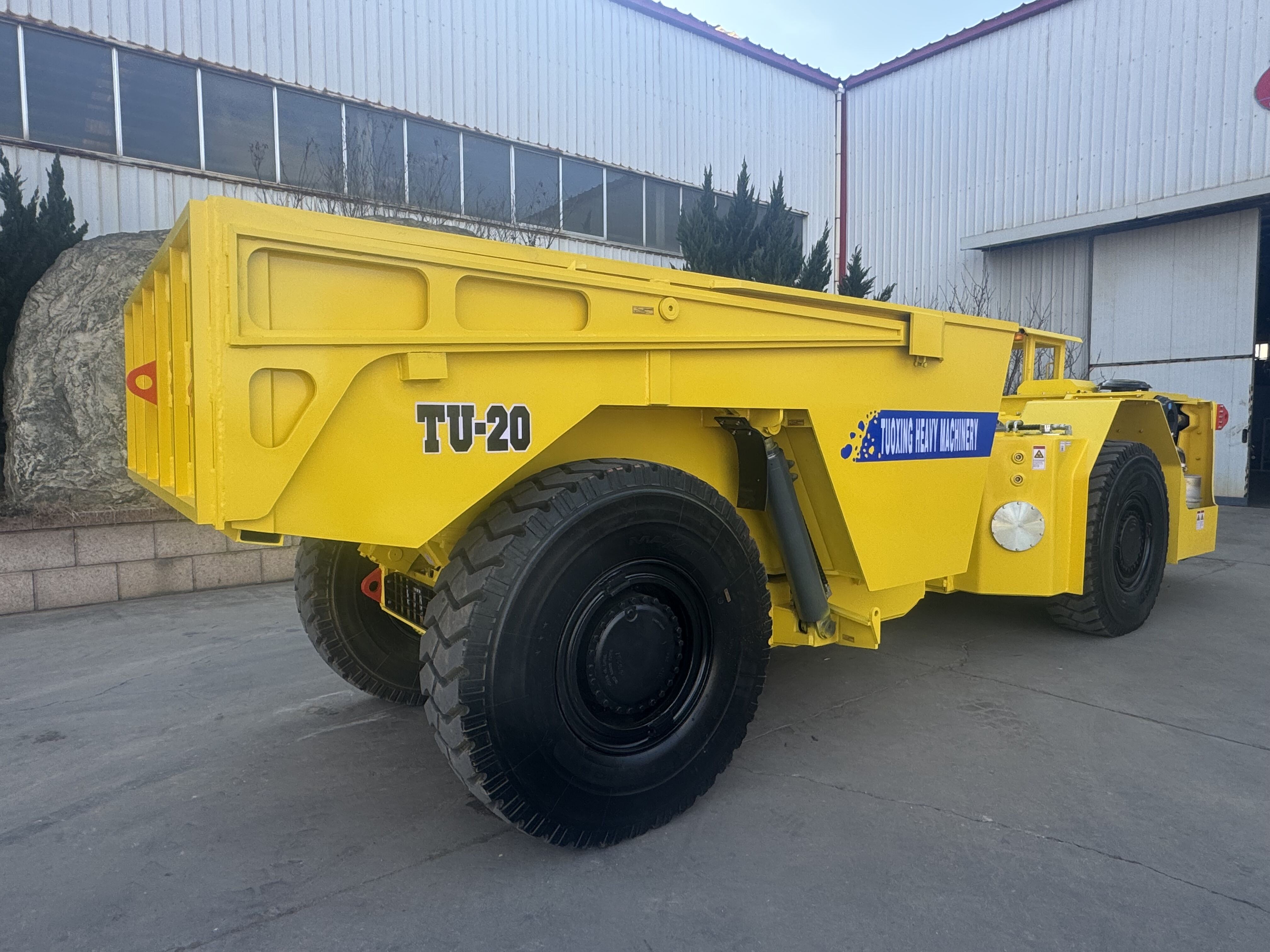 Komatsu 980E-5: The Ultimate Ultra-Class Mining Dump Truck - 400-Ton ...