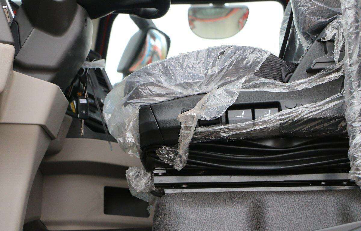 Sinotruk HOWO Max 480HP 6X4 LNG Automatic Transmission Tractor