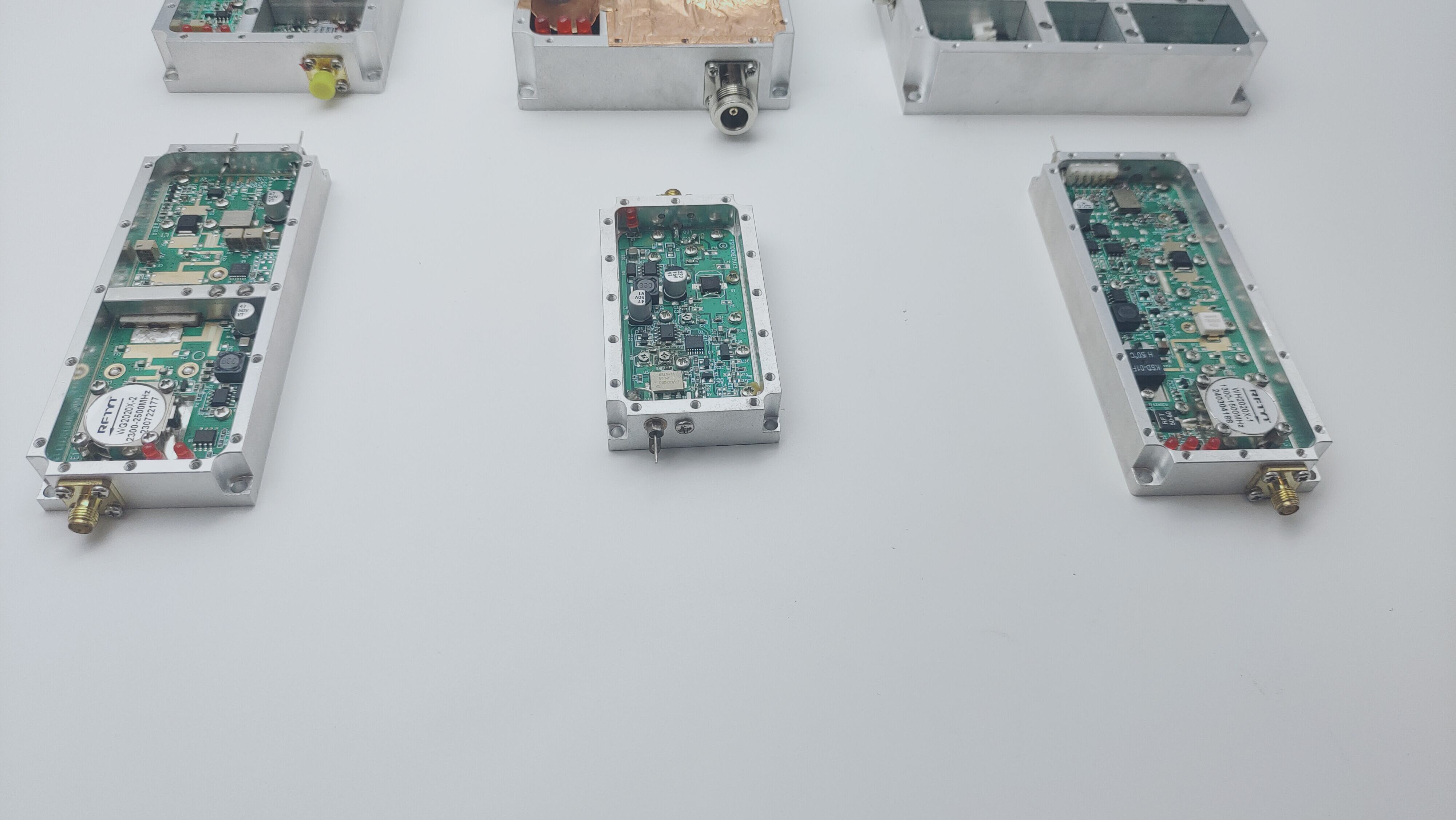 How do RF wireless modules contribute to the development of IoT devices?
