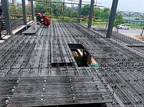 Pouring Reinforced Truss Steel Bars of Floor Support Plate. 70/90 Truss ...