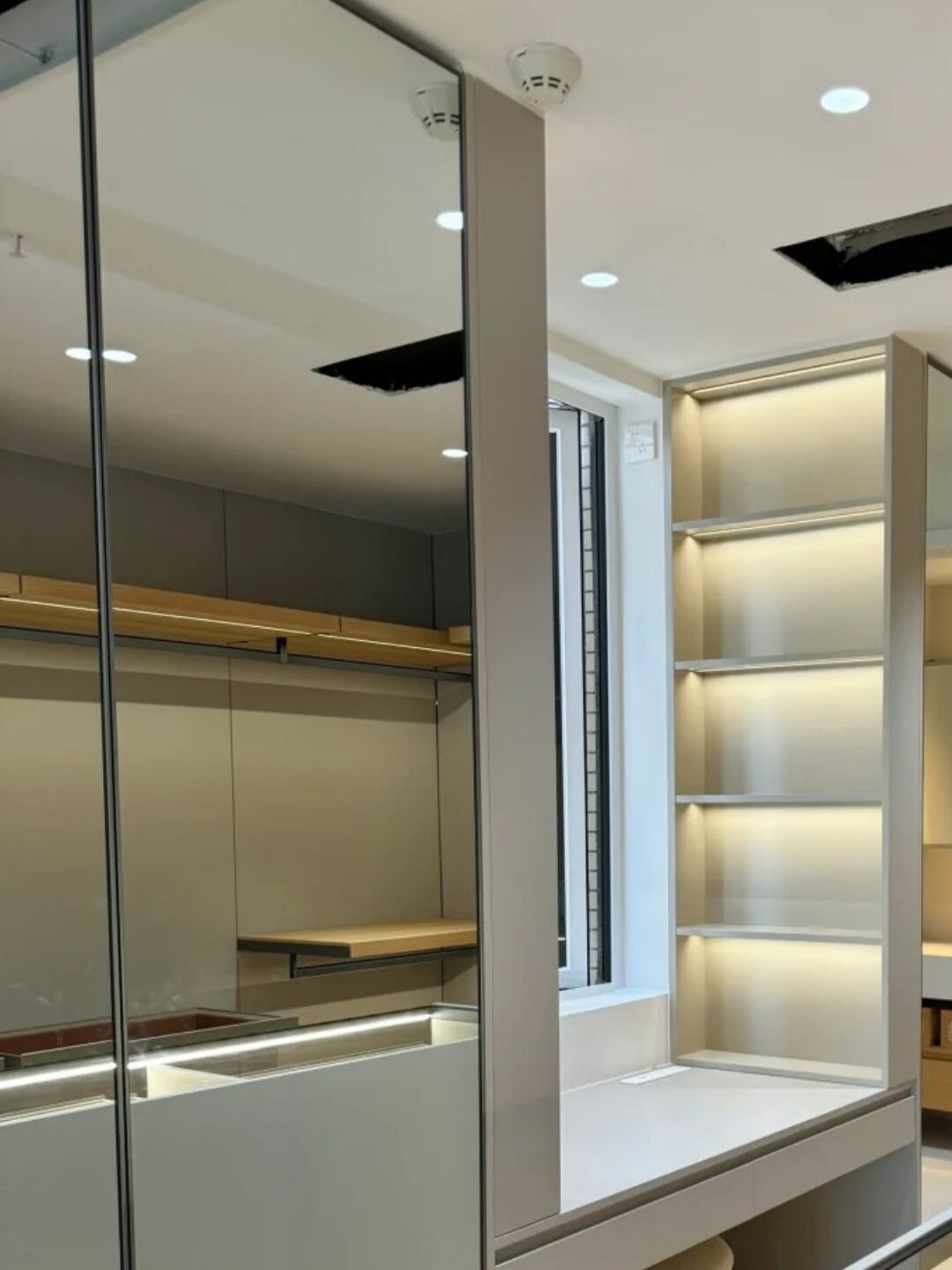 Walk-in Wardrobe | Open Style Wardrobe
