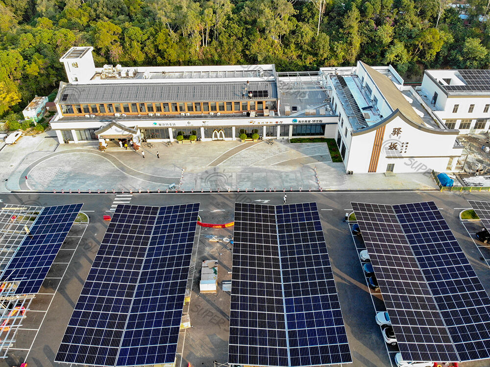 China 924KW BIPV solar carport en la estación de servicio de la autopista.