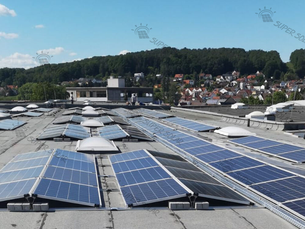 Allemagne 600KW Système solaire à toit plat.
