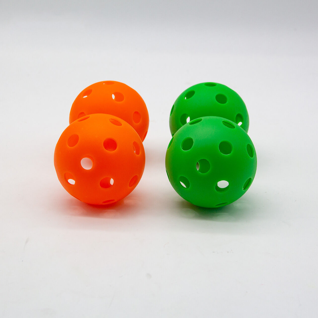 MOZURU Indoor 26 Holes Injection Molding Pickleballs | Indoor ...
