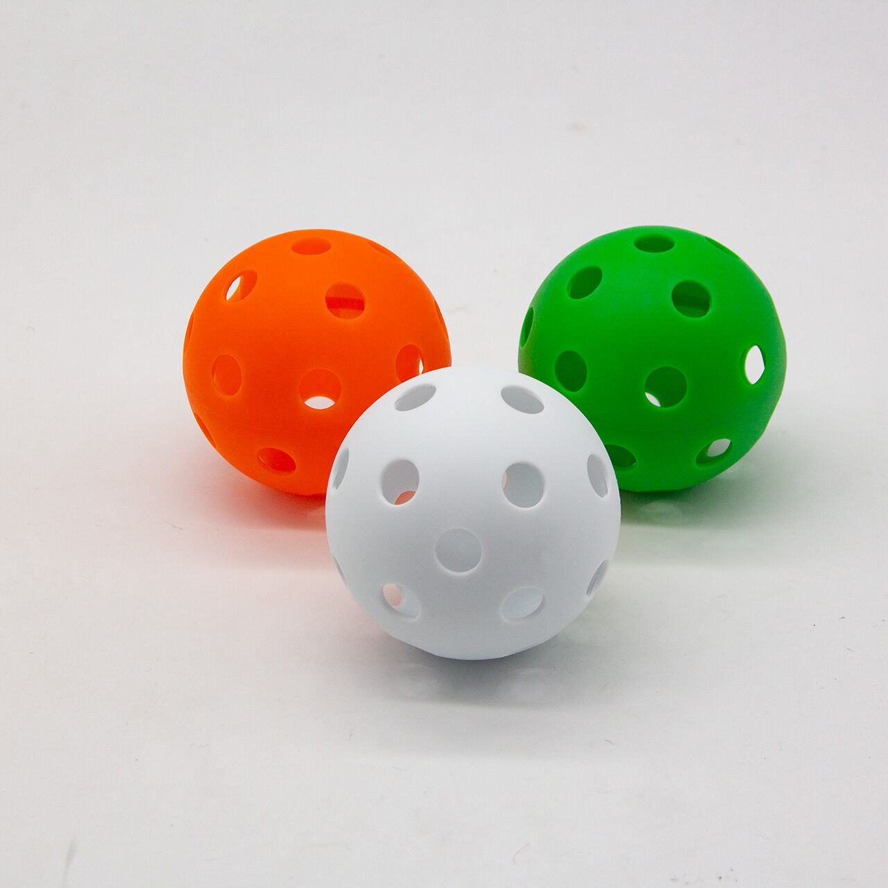 MOZURU Indoor 26 Holes Injection Molding Pickleballs | Indoor ...