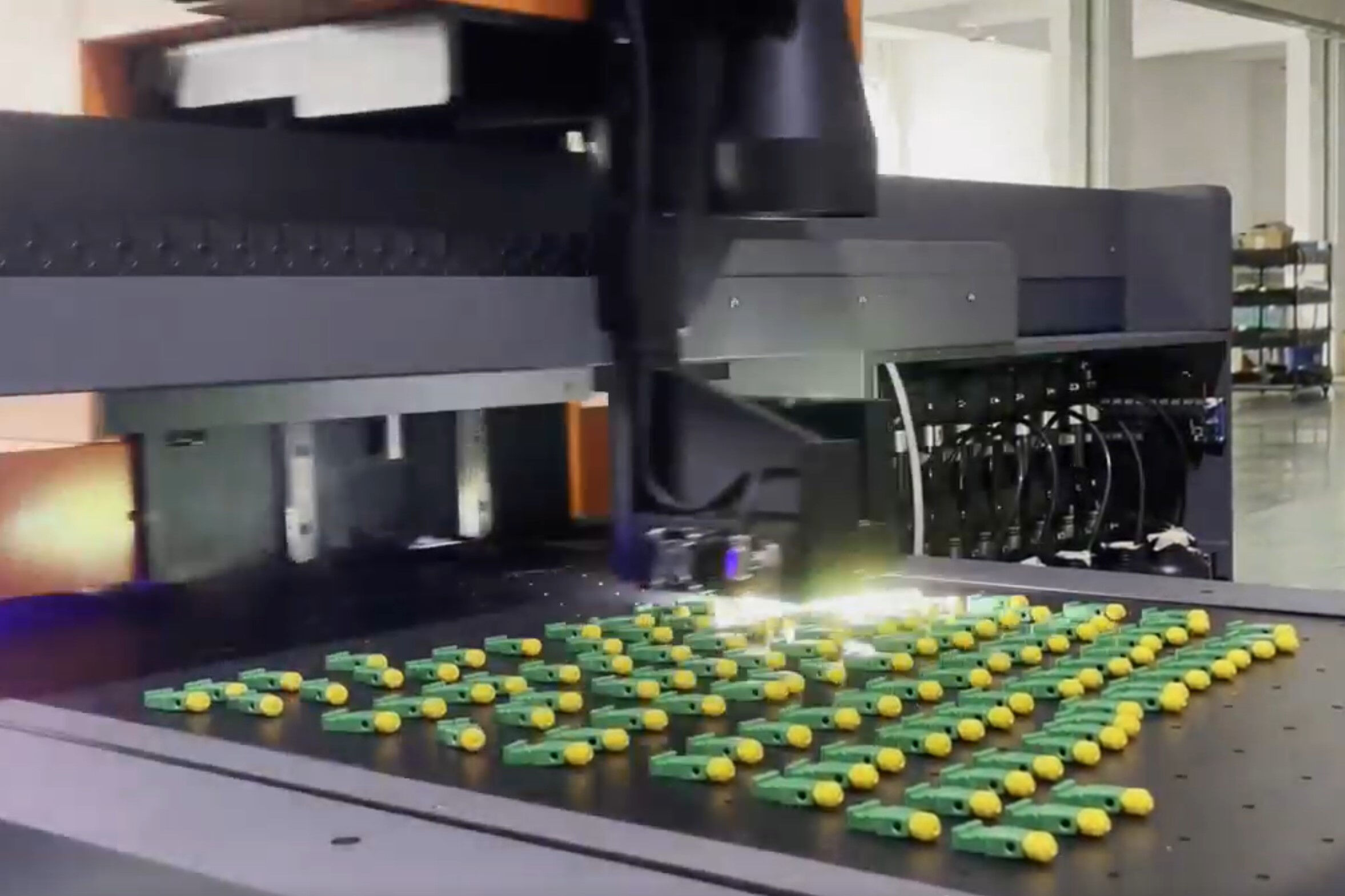 Printer Inkjet Flatbed dengan Kamera: Akurasi Penyelarasan ±0,1 mm