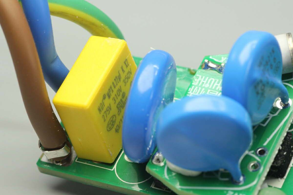 MOV and X2 Capacitor Selection Guide – AC/DC Surge Protection ...