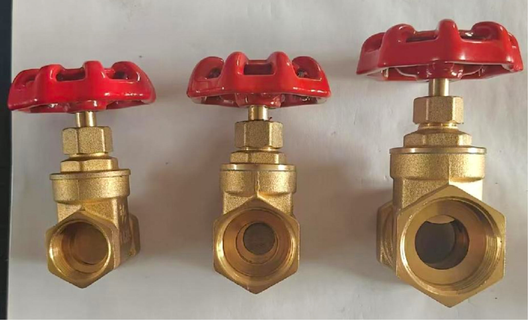 Threaded Gate Valve | Durable Brass Valves for Global Use