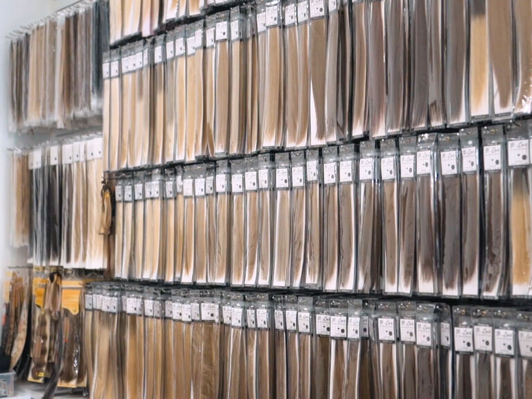 How to Choose the Perfect Hair Extension Color: A Professional Guide ...