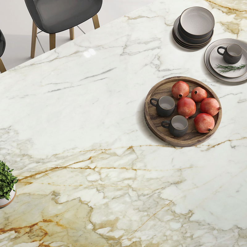 Marbre Calacatta Gold : Pierre de Luxe Italienne pour Projets Haut de Gamme