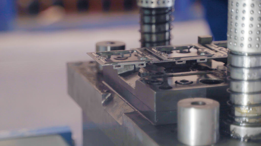 Sheet Metal Punching-Qingdao Victory Plastics Co,.Ltd.